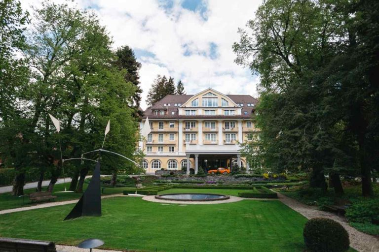 Villa: Features, Types and Everything You Need to Know