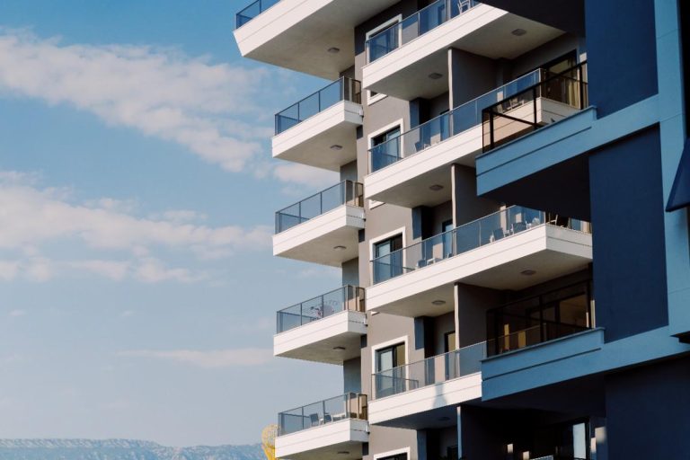 Floor Area Ratio (FAR) in Real Estate Calculation and Importance